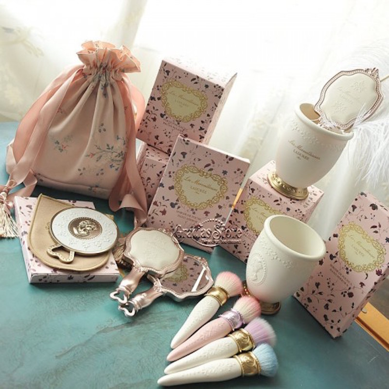 What You Need To Know About The Les Merveilleuses Ladurée Makeup ...