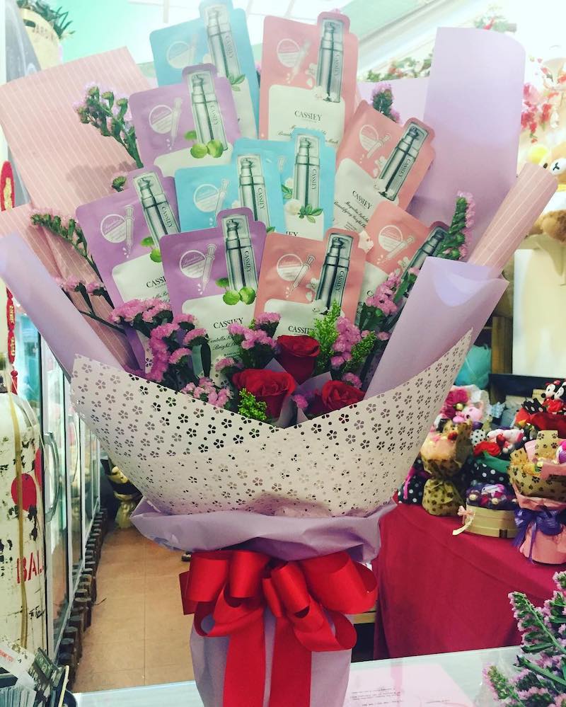 7 Creative Flower Bouquets Ideas For Those Who Are Bored Of Flowers ...