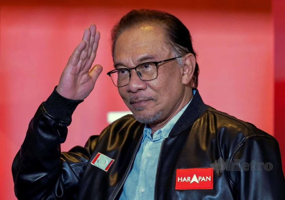 BREAKING NEWS: ANWAR IBRAHIM – MALAYSIA’s 10TH PRIME MINISTER ...