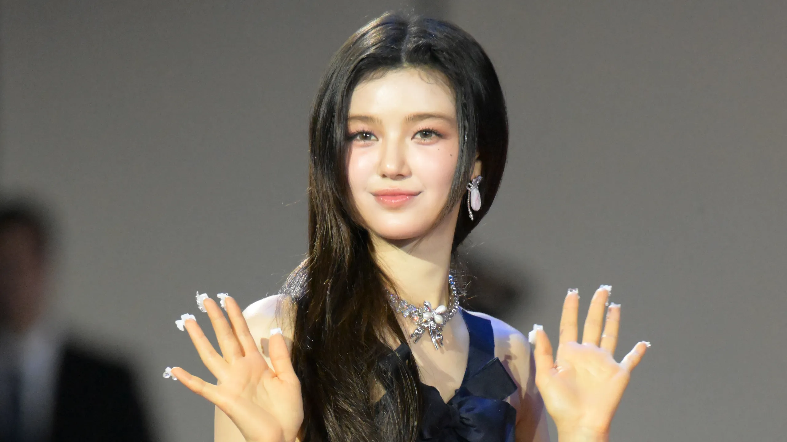 Danielle Is Out of NewJeans After ADOR Terminates Her Contract ...